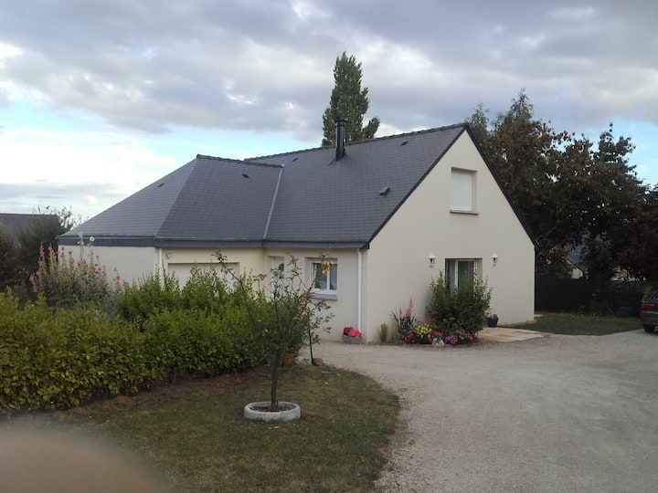 Adorable Maison De Famille - Theix