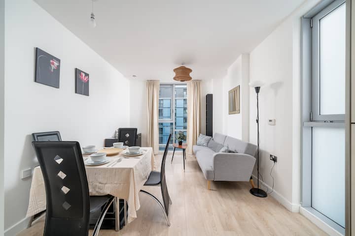 1 Br With Sofa Bed | East Ham Stadium |Abba Voyage - Greenwich