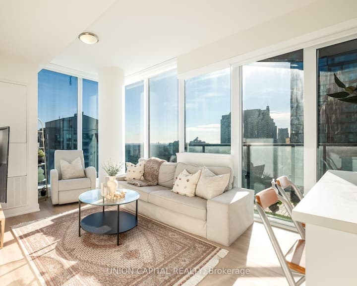Stylish 1br Condo W/ Concierge •Walk To Subway - Toronto