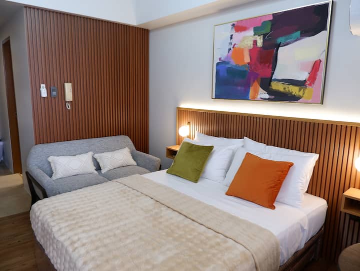 Minimalist Haven In Tagaytay, Philippines - Alfonso