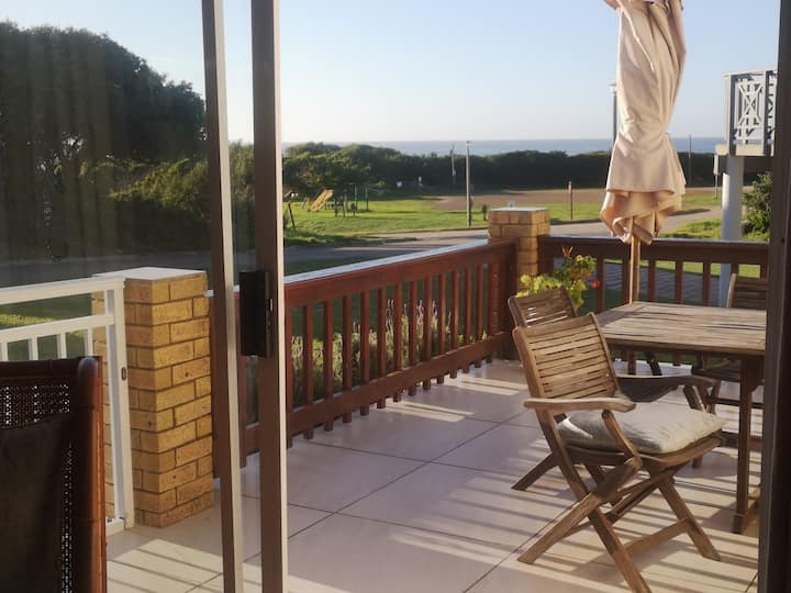 Paradise At The Sea. - Cape Saint Francis