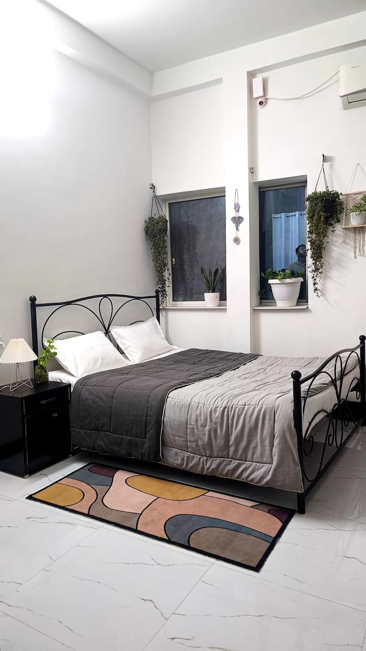 Cozy Studio Room For Couples/friends - Indore