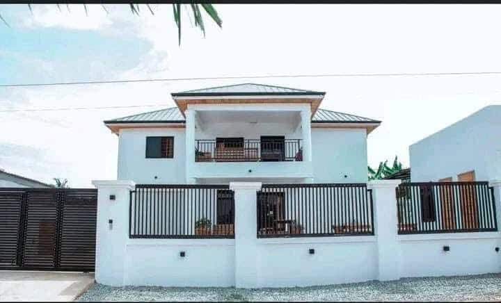 7 Bedroom House With Swimming Pool @ Gbawe, Accra - 가나