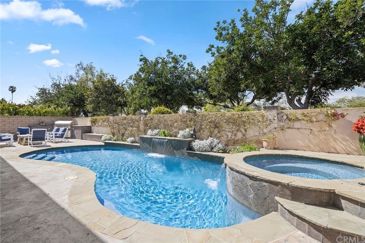 Mesa Verde Golf Course Retreat With Pool - Costa Mesa, CA