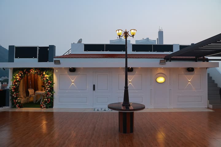 Exclusive Rooftop Stay With Private Theatre - Vijayawada