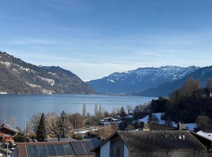 Traumhafte Seesicht – Chaletapartment Faulensee - Spiez
