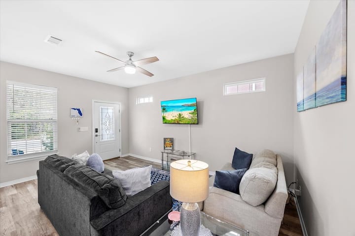 Bluey House | Down Town Pensacola | Pet Friendly - Pensacola, FL