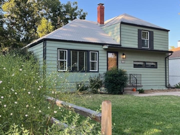 Sunny, Family-friendly Retreat, Near Downtown - Wichita, KS