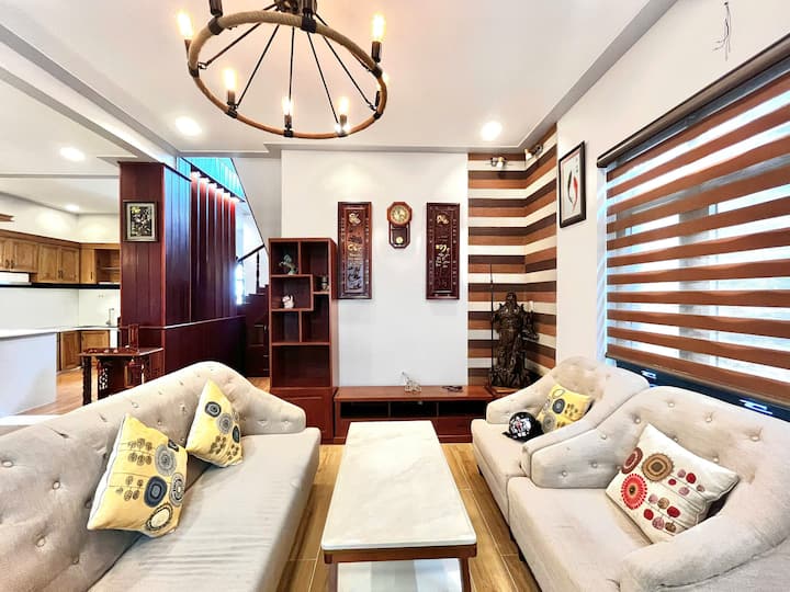 Central 4br House | 30m To Beach & Sunset Rooftop - Phú Quốc