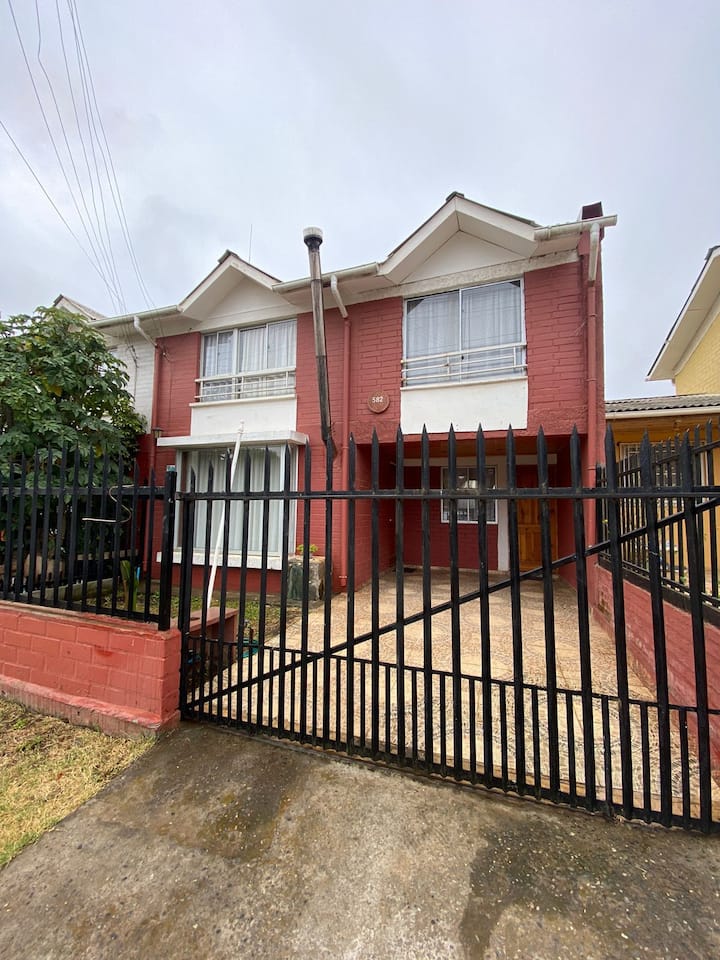 Hermosa Casa En Pichilemu - 5 Dormitorios 2 Baños - Pichilemu