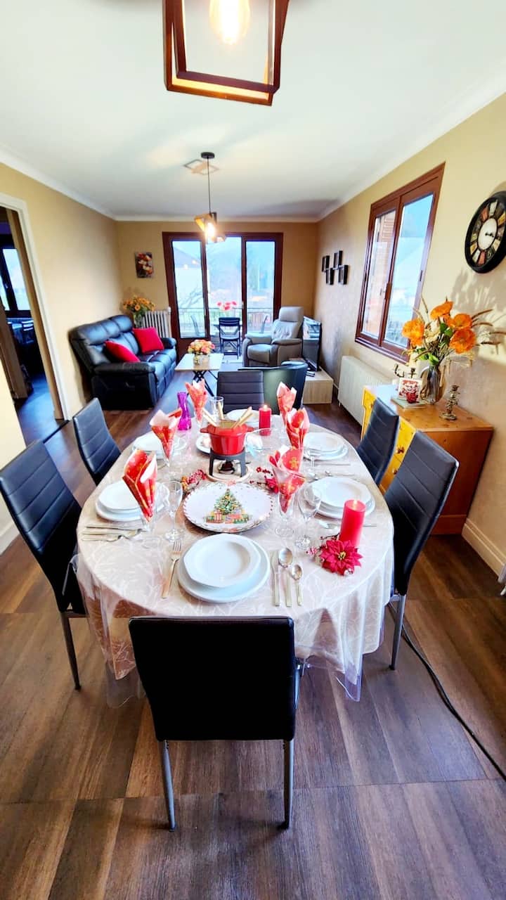 Maison Charmante Entière Avec Grand Jardin - Albiez-Montrond