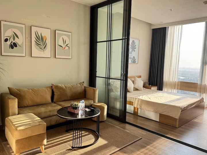 Luxury Apartment With River View Onsen/free Gym - China