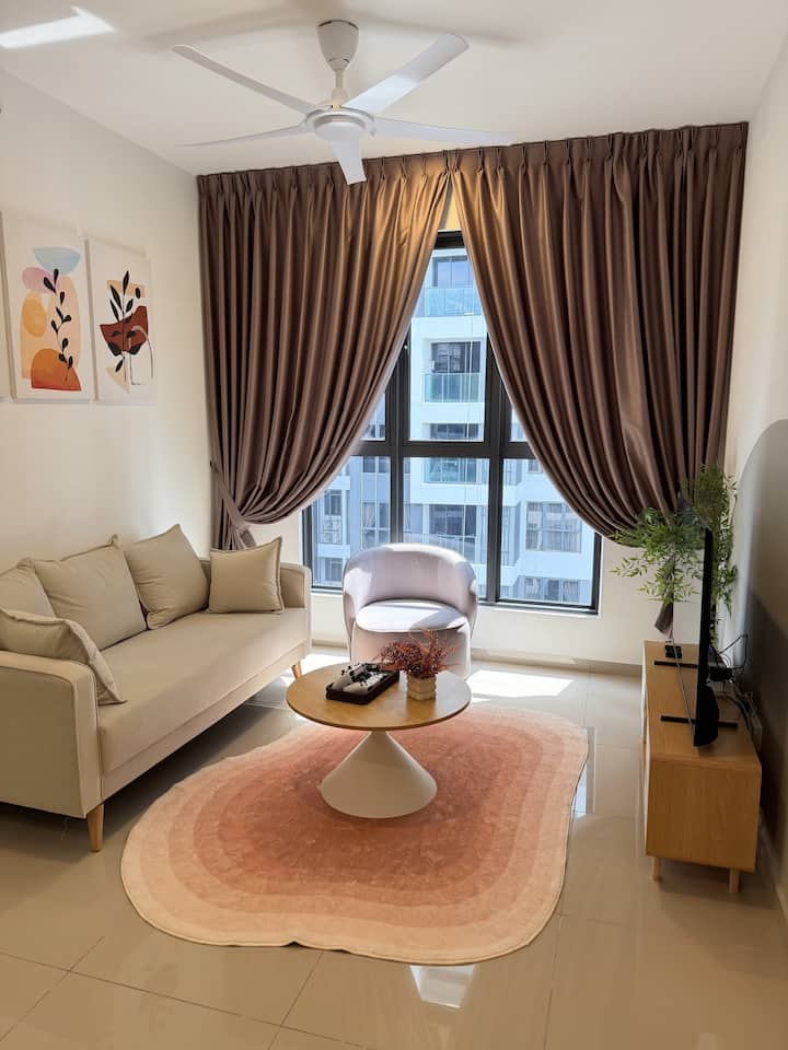 Deluxe Suria Garden 2br | Pool•netflix•gameconsole - Puchong