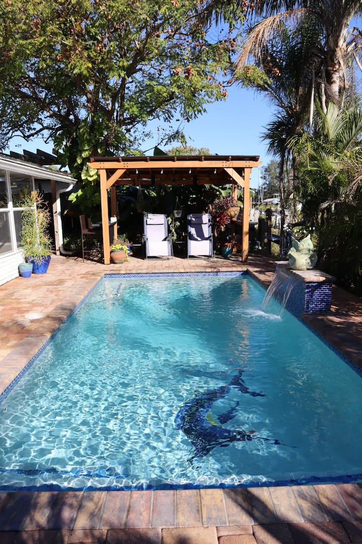 Cottage On The Canal - Longboat Key, FL