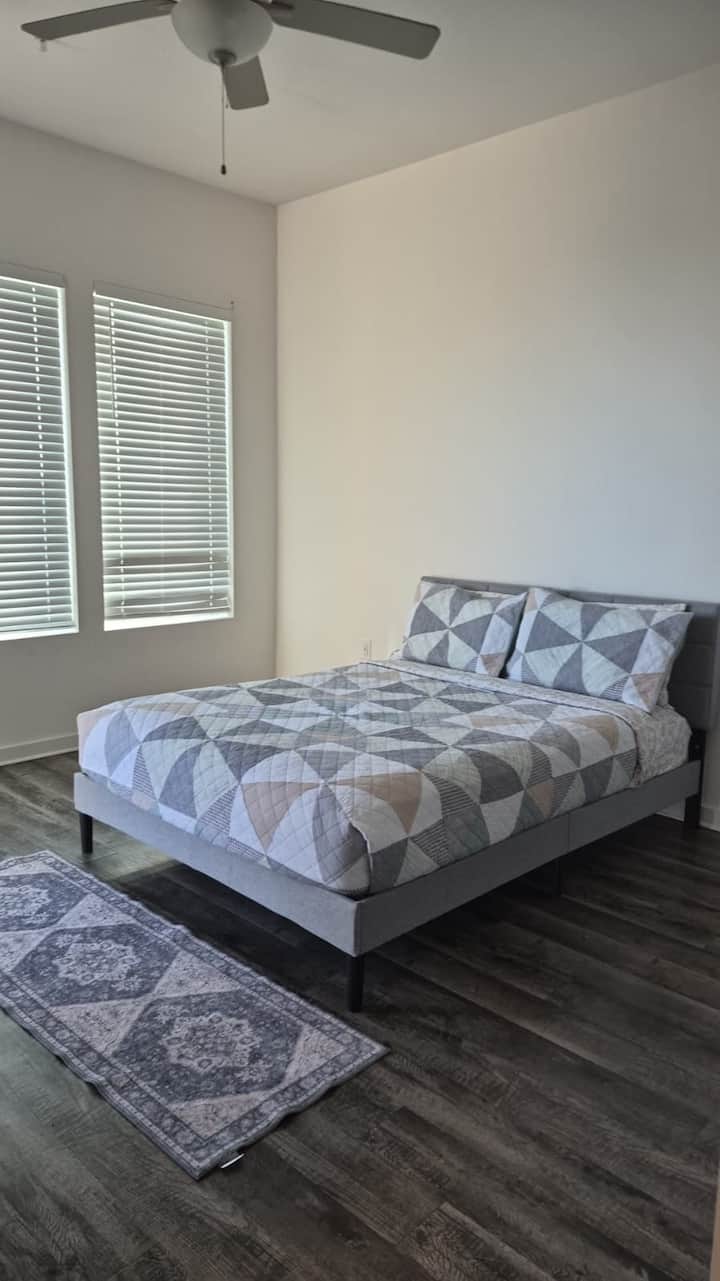 Furnished 1br In Leander | Kitchen & Laundry - Leander, TX