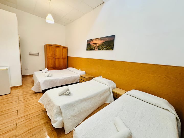 Habitación Triple Interior En Hotel Kasa - Las Palmas de Gran Canaria