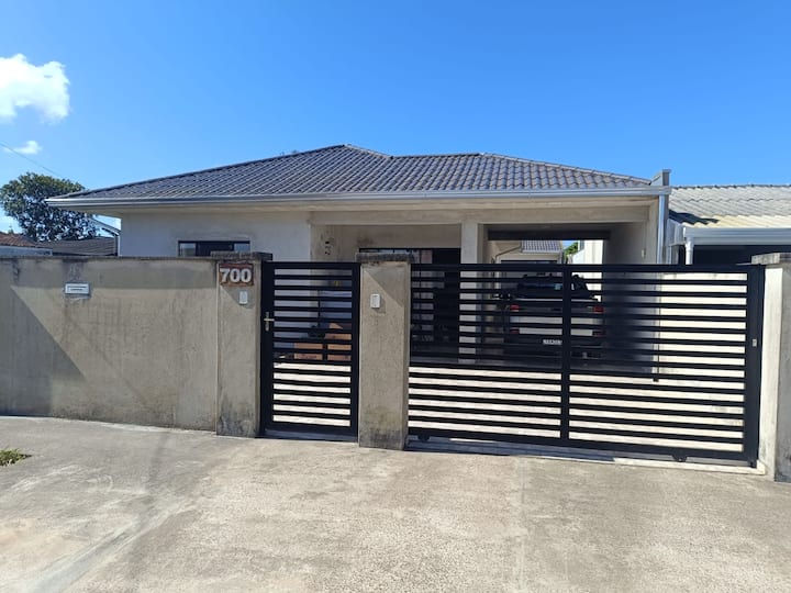 Casa Guaratuba Com Ar-condicionado - Guaratuba