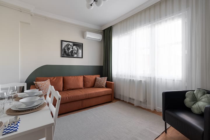 Quiet & Bright 2br City Apt | Near Metro - İstanbul