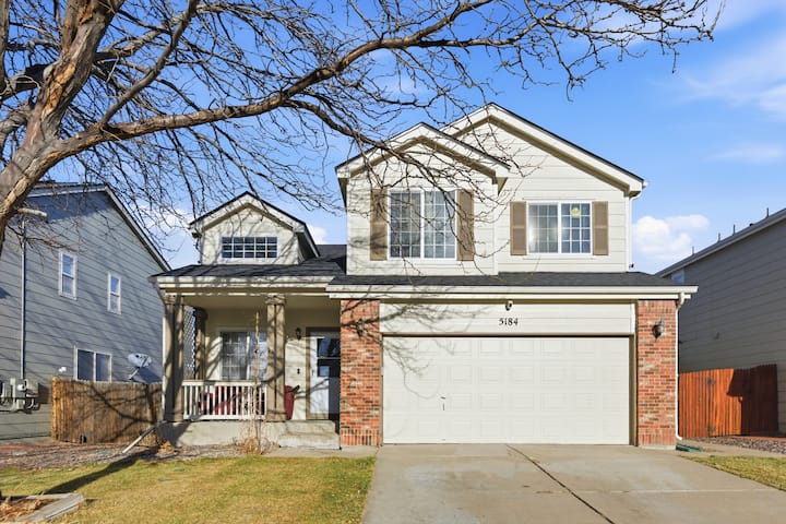Cozy 4-bedroom, 2-bath Home In Centennial, Co - Centennial, CO