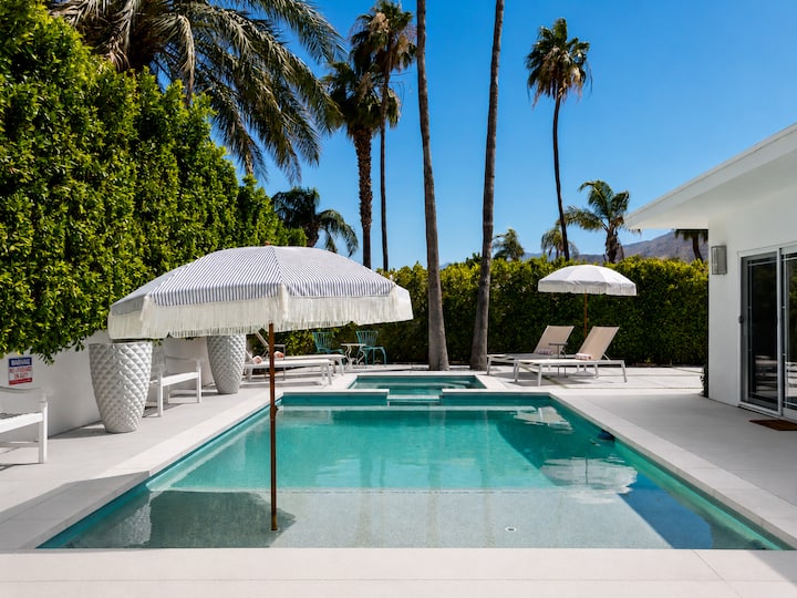 Twin Palms Retreat - Newly Remodeled W/ 2 Pools - Palm Springs, CA