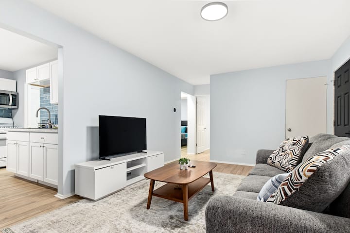 Home Suite Home-i: Minutes To Downtown & P Heights - Peoria, IL