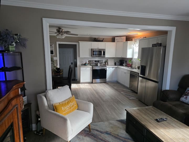 Cozy Cottage Style 2 Bedroom Home. - Eden, NC