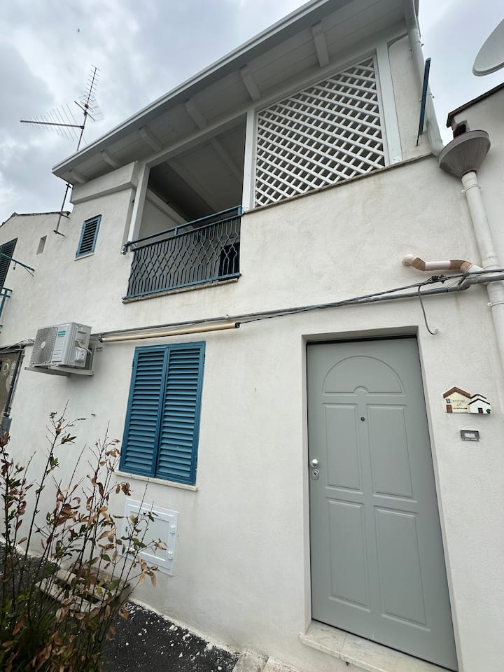 Charmantes Haus Mit Aussicht & Balkon - Pisticci