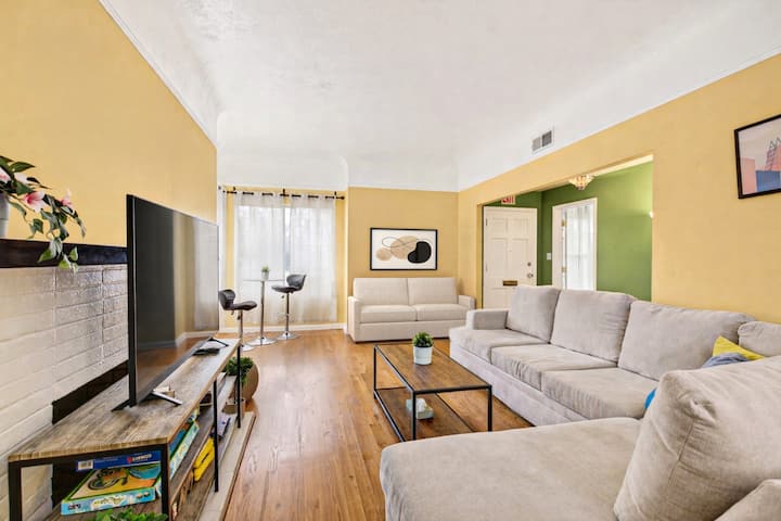 Modern | 4bd Sleeps 12 At Rose Garden - San Jose, CA