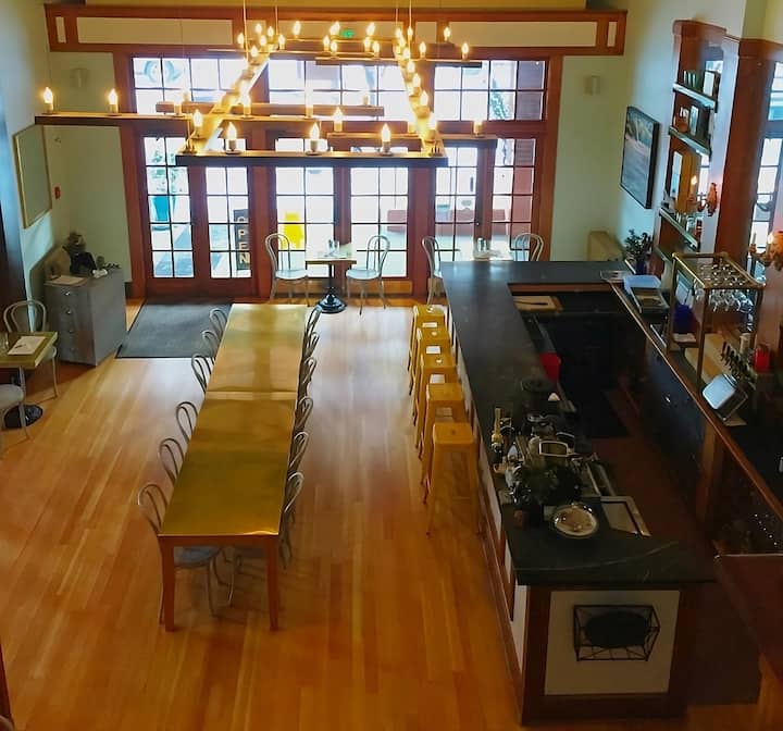 Pets Are Allowed | 1 Unit | Near Mt. Hood - Hood River, OR