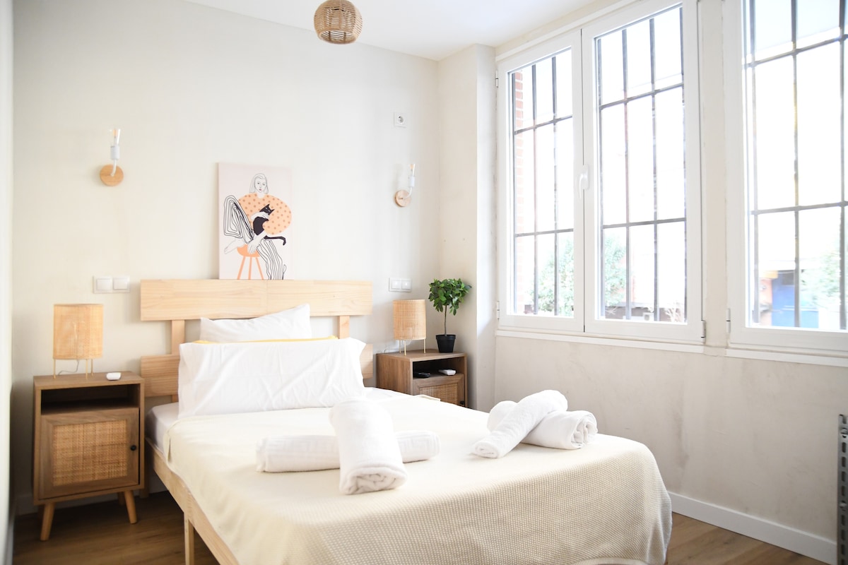 2 bedroom apartment, 5 pax Pacific - Apartments for Rent in Madrid ...