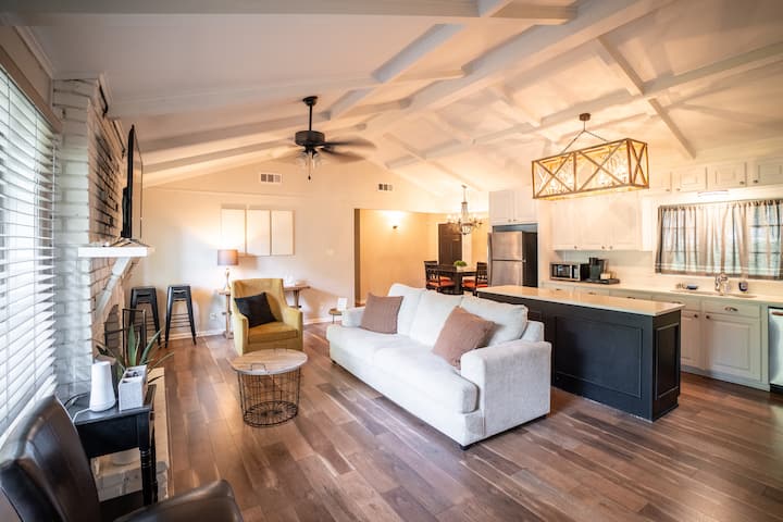 Spacious Modern Farmhouse Near Wk South & Airport - Shreveport, LA