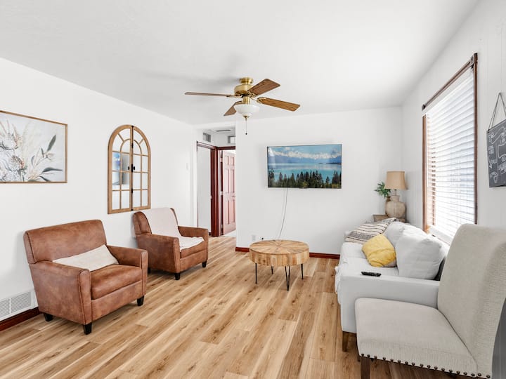 Pet-friendly 4br | Free Parking | Utah Retreat - West Valley City, UT