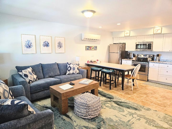 Oar'asis - Cedar Point, NC