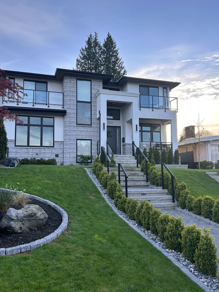 Deluxe Room With Private Full Onsuite - Canada