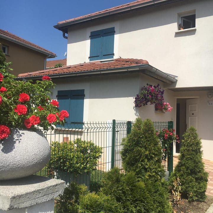 Maison Agréable à Vivre Avec 4 Chambres - Ferney-Voltaire