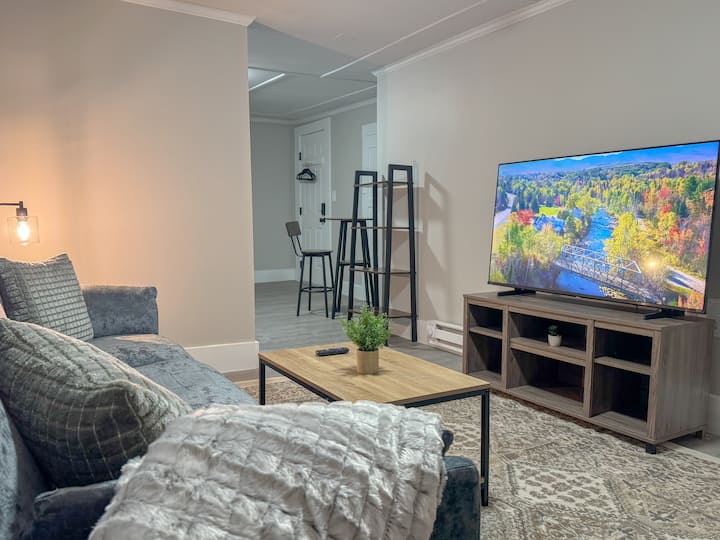 Concord Nh-queenbed-fast Wi-fi-convenient Location - Concord, NH