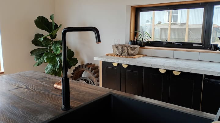 Farm Stay On Wine Trail (Includes Breakfast) - Tamar Valley