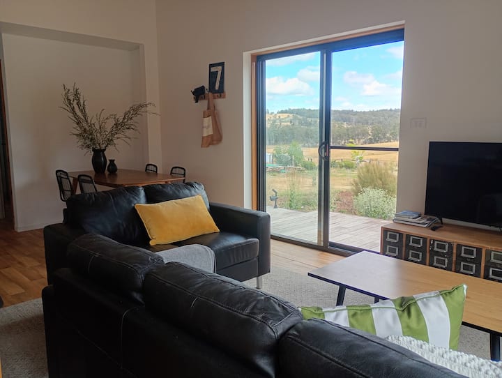 Farm Stay On Wine Trail (Includes Breakfast) - Tamar Valley