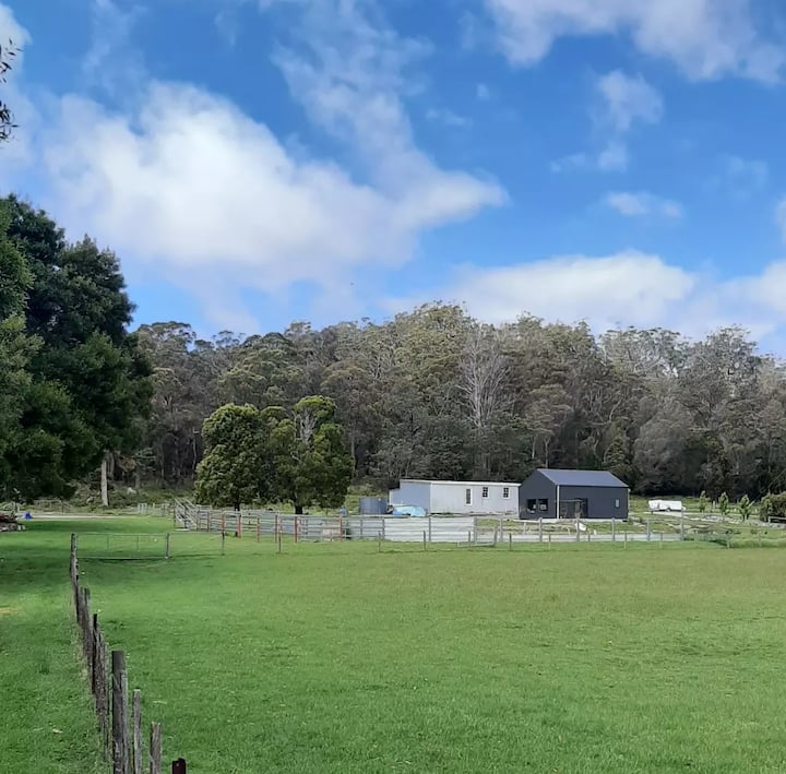 Farm Stay On Wine Trail (Includes Breakfast) - Tamar Valley