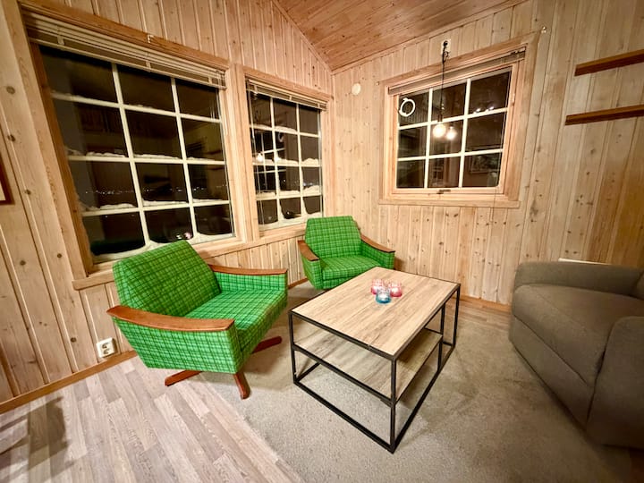 Aurora Cabin On A Small Farm - Dyrøy