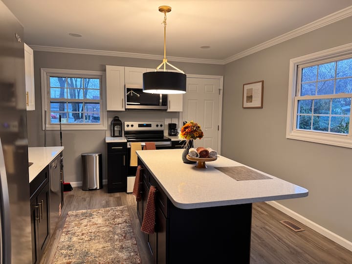 Comfortable 2br Stay | Close To It All - Concord, NC