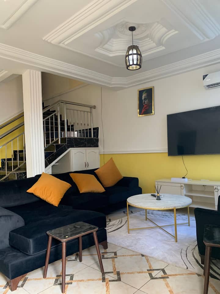 Ocean-view Luxury Retreat By Spur Road - Freetown