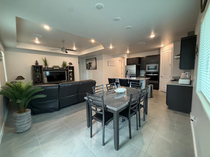 Cozy Border Home - Santa Teresa, NM