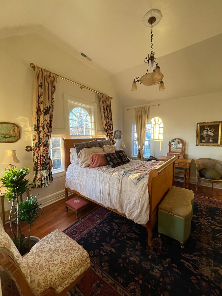 The Plumas House -Reno’s Bed & Breakfast -Bedroom3 - Reno, NV
