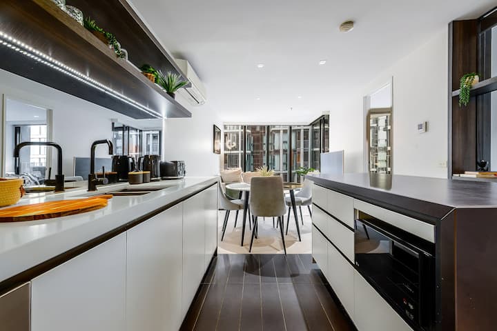 Near Marvel Stadium | Free Parking, Pool & Gym - Melbourne