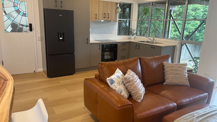 A Ray Of Sunshine Beach Shack -Self Contained Unit - Noosa Heads