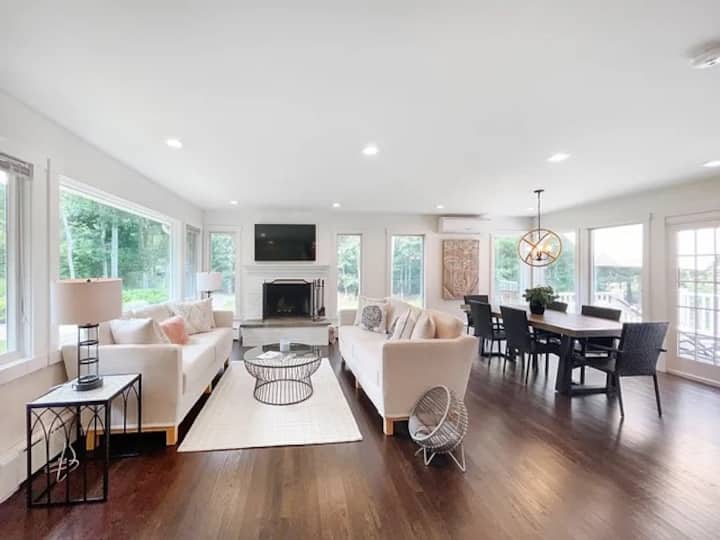 Hamptons Hideaway | Wine & Beach Retreat - East Hampton, NY