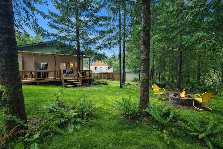 Cozy Retreat W/ Fire Pit, Deck, Bbq, Right Off I-5 - Castle Rock, WA