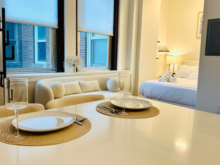 On The Green | Studio | Yale - New Haven, CT