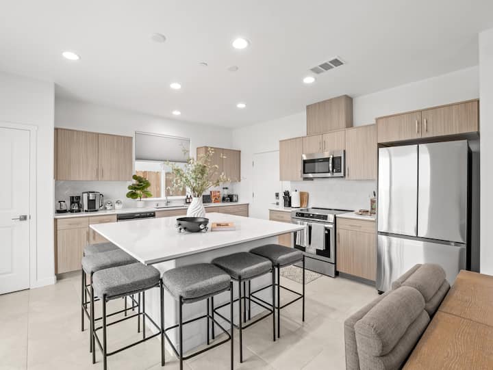 Modern Comfort: N. Fresno Edition - Clovis, CA
